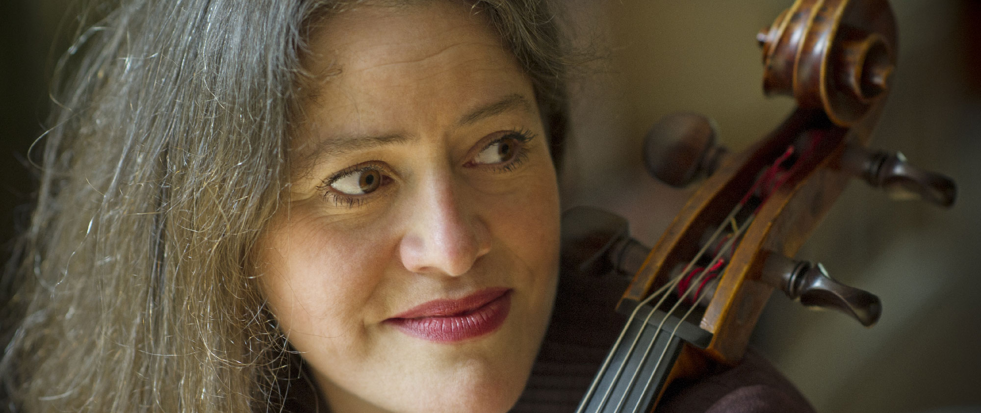 Emmanuelle Bertrand apprivoise le « Poilu » | Philharmonie de Paris